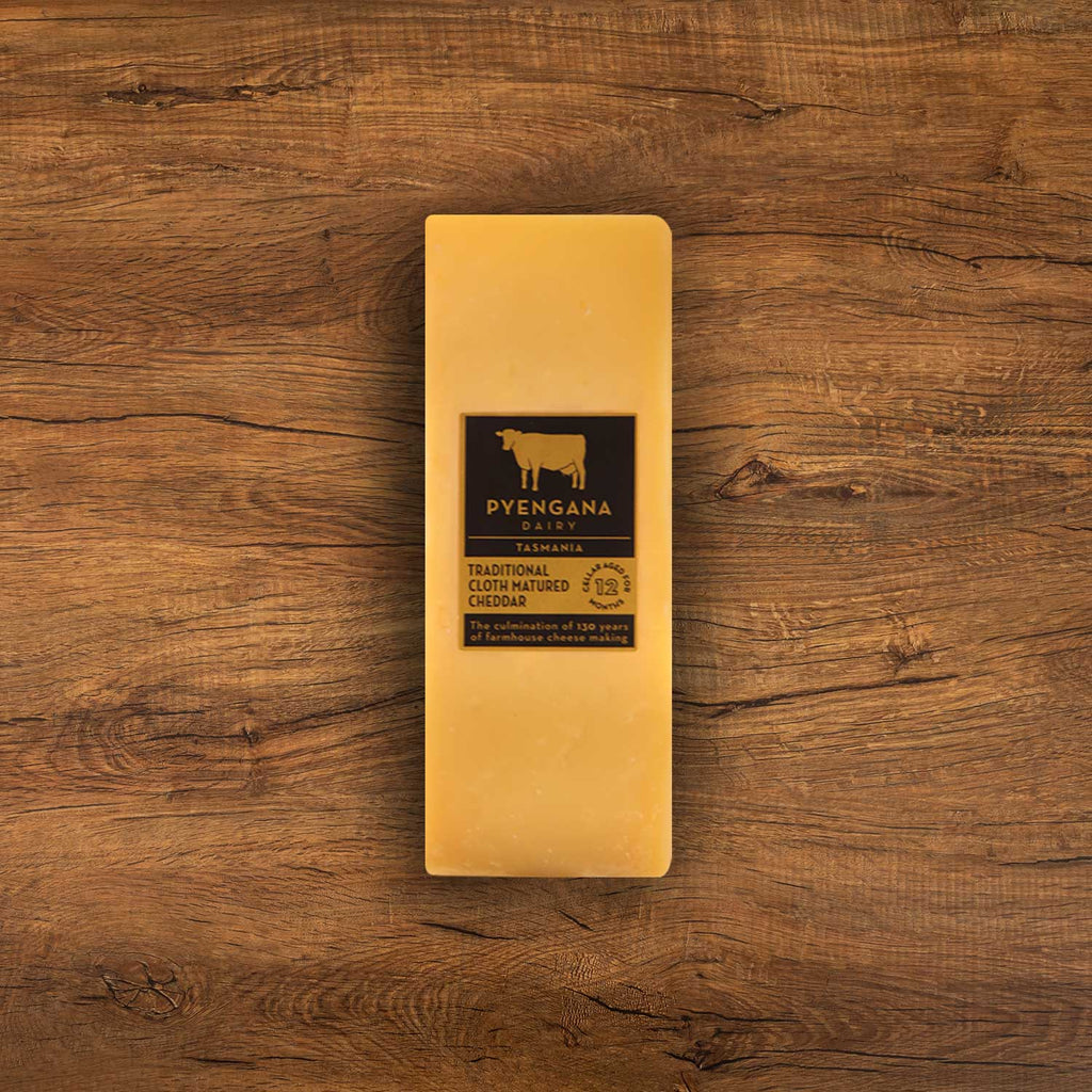 Pyengana Traditional Cloth Mature Cheddar – Tasmanian Gourmet Online